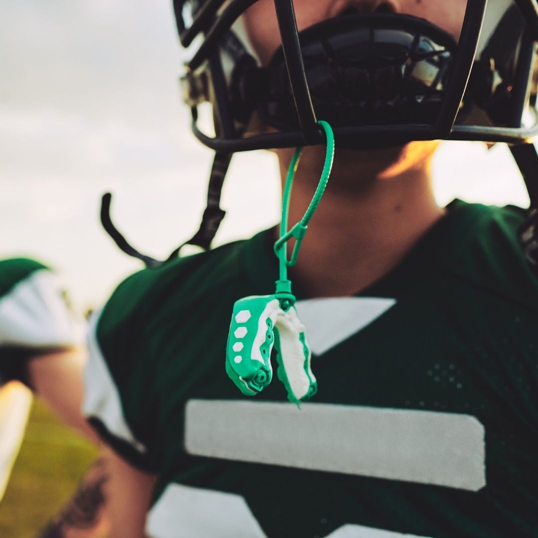 Todo lo que necesita saber sobre el uso de un protector bucal con brackets